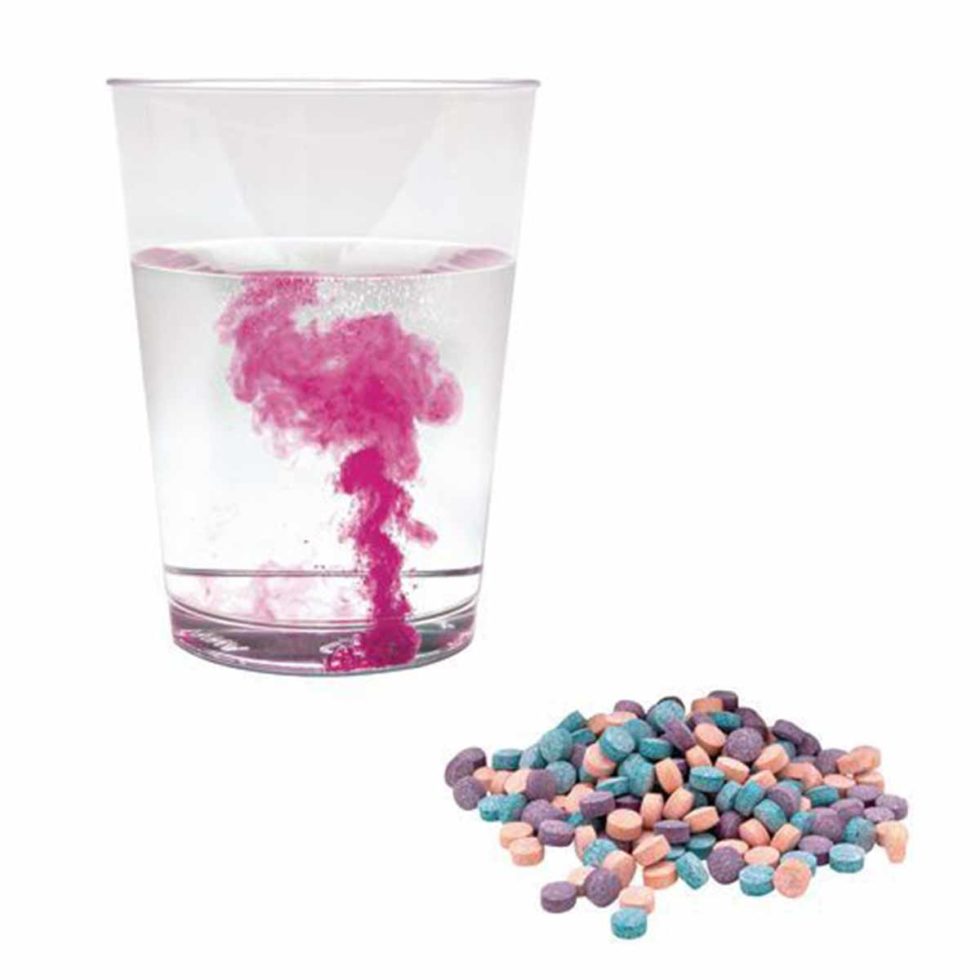 Color Mixing Green - Make the Leaf Activity - 7 Days of Play