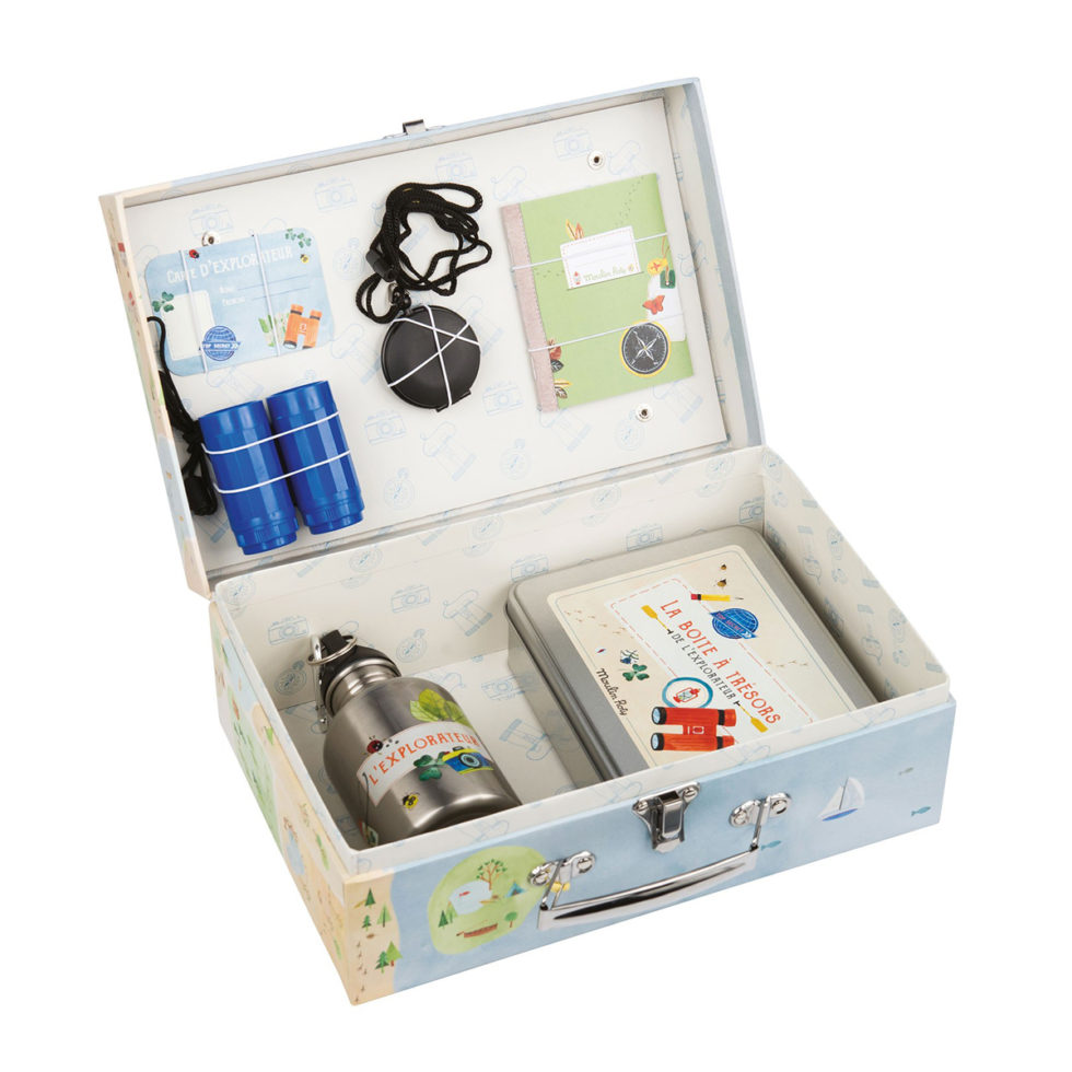 Nature Walk Scavenger Hunt - Color Matching Art - 7 Days of Play