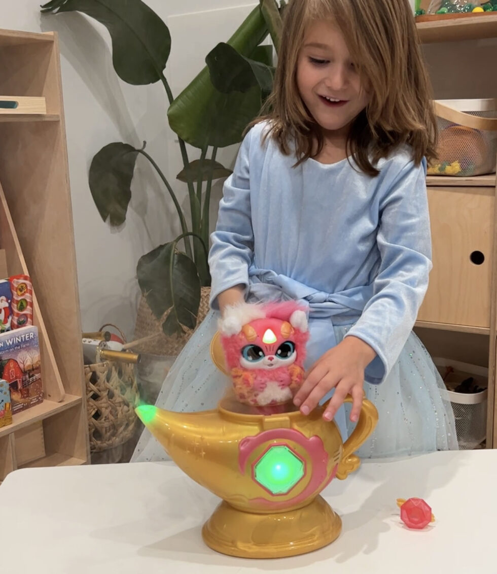 Magic Mixies Toy Review - A Close Look at the Magic Genie Lamp