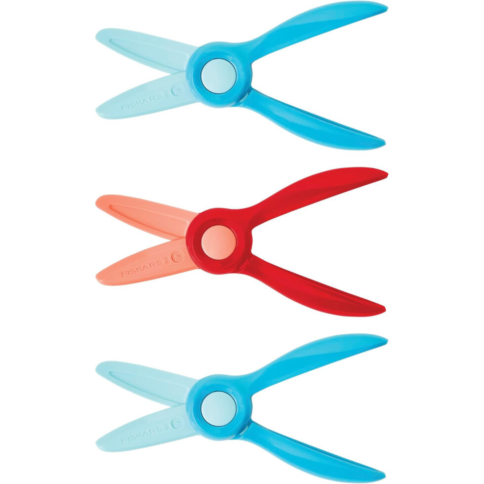 Spaghetti Sensory Play and How to Make Colorful Pasta - 7 Days of Play